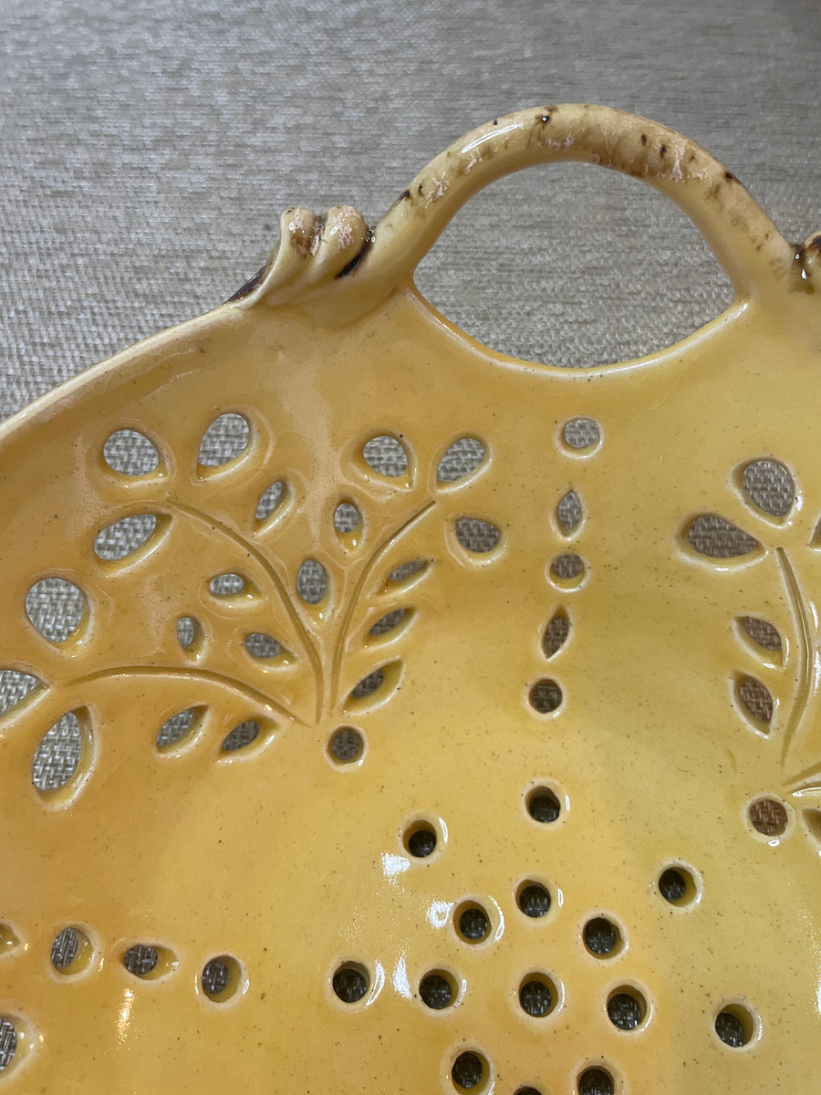 Yellow Colander with Brown Handle – YH Pottery